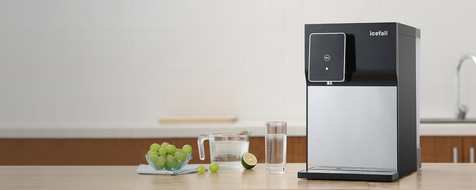 WATER PURIFIER WITH HOT FUNCTION